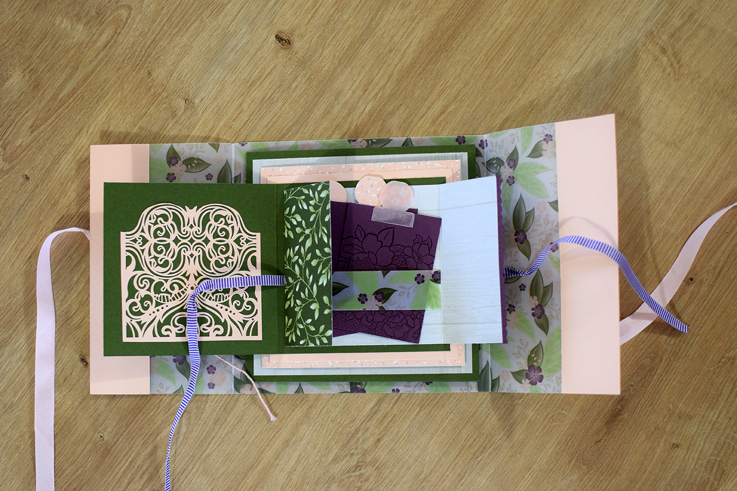 Tutoriel gratuit : crée ton album pyramide en scrapbooking