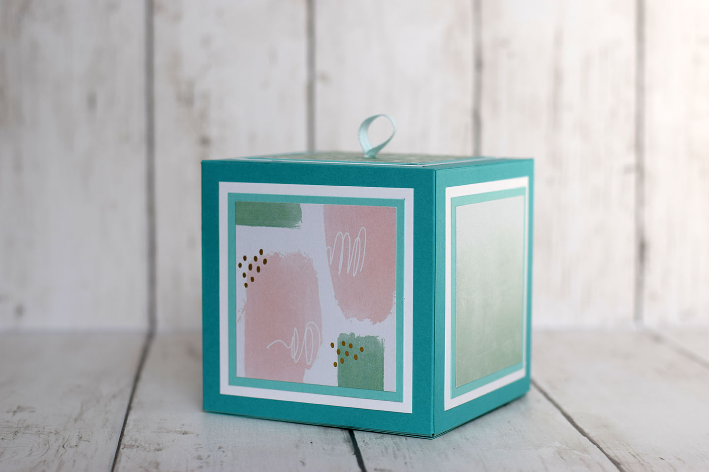 Créer une boîte à explosion : Tuto facile et idée inspirante